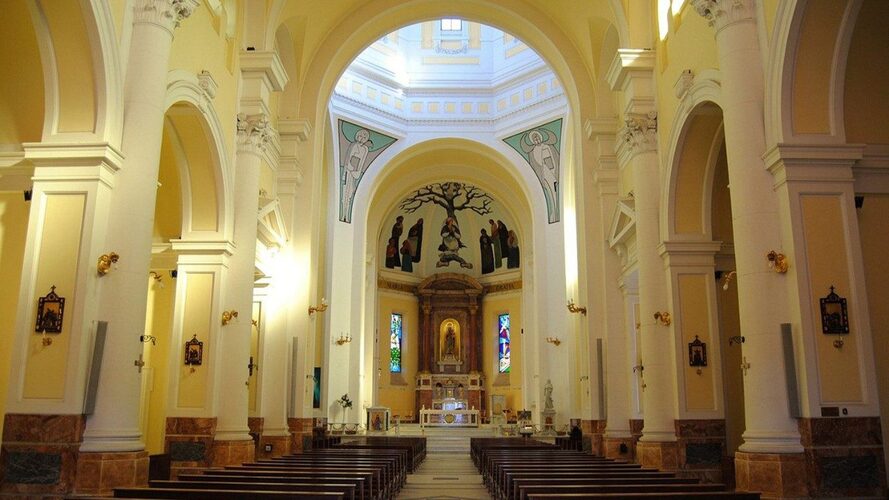 Santa Maria Regina Pacis, architettura simbolo della nuova Ostia ...